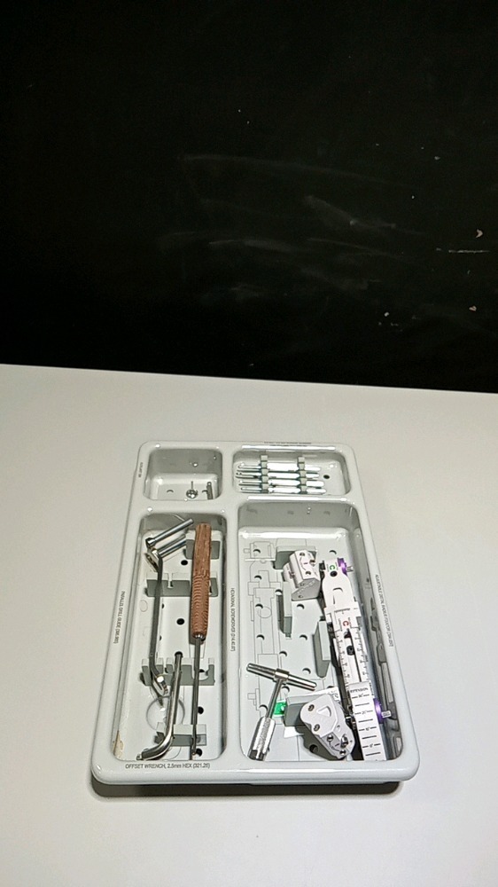 SYNTHES ADJUSTABLE DISTAL RADIUS FIXATOR INSTRUMENT SET