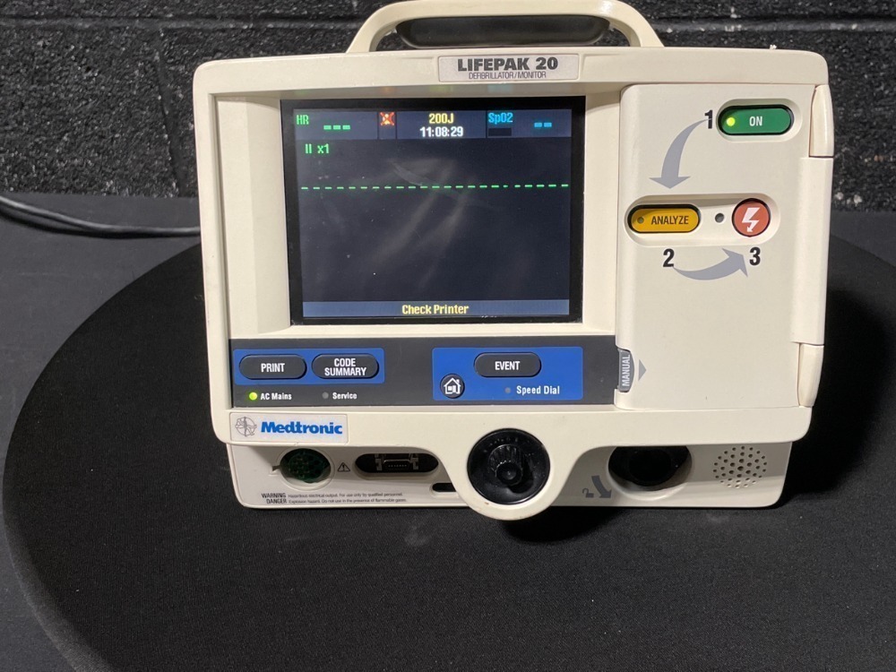 MEDTRONIC LIFEPACK 20 DEFIB (W/ PACING,ECG,AED,ANALYZE,SPO2)