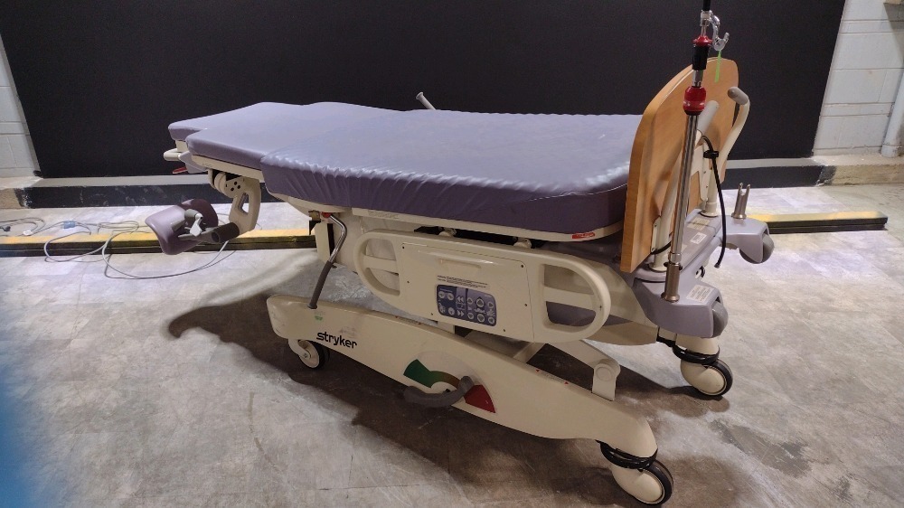 STRYKER LD304 BIRTHING BED