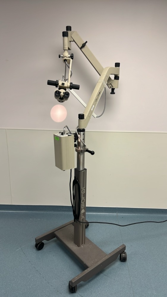 GLOBAL SURGICAL MICROSCOPE WITH M793HD HALOGENTWO SYSTEM LIGHT SOURCE ...