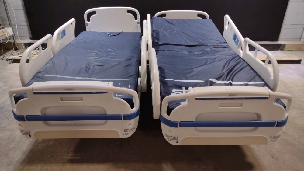 LOT OF (2) STRYKER 3002 S3 HOSPITAL BEDS WITH HEAD & FOOTBOARD ...