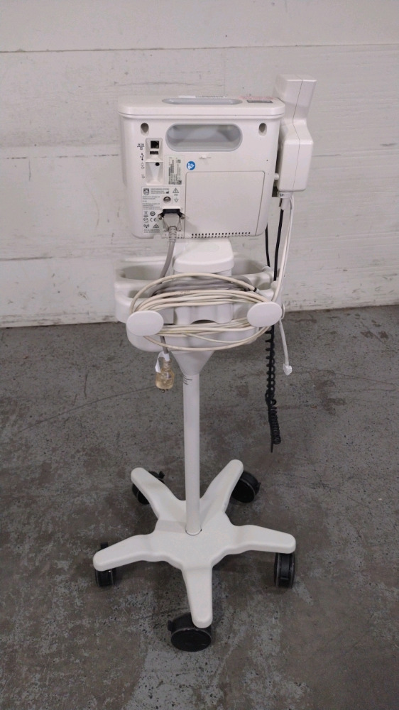 PHILIPS SURESIGNS VM4 VITAL SIGN MONITOR ON ROLLING STAND