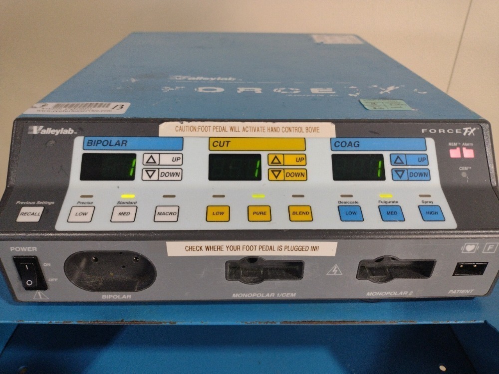 VALLEYLAB FORCE FX C ESU SYSTEM WITH E6008 AND E6009 FOOTSWITCH