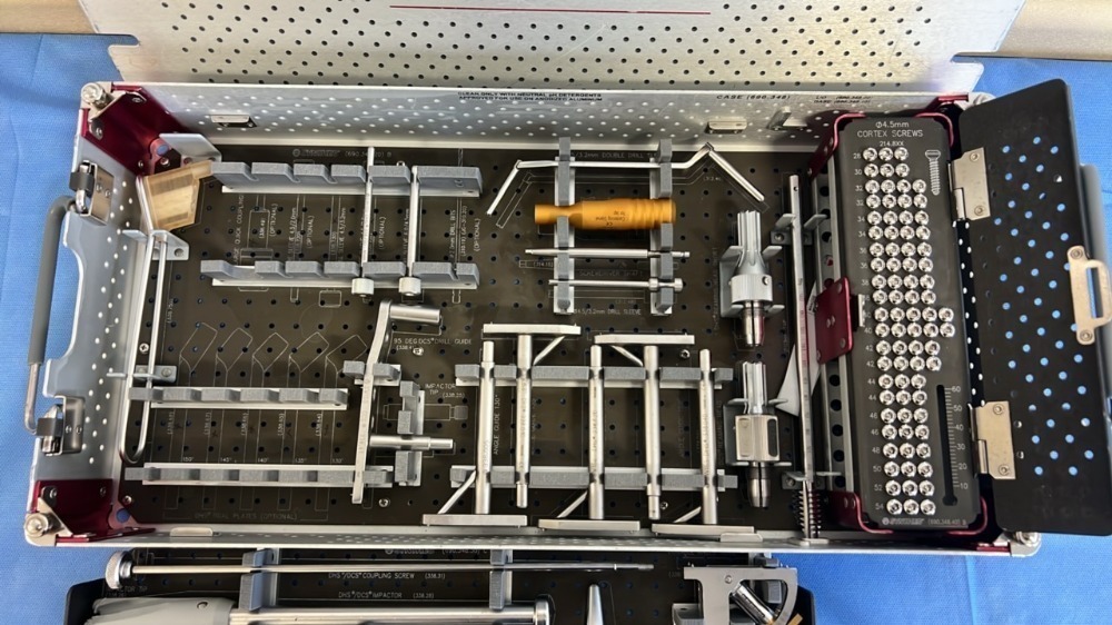 SYNTHES DHS/DCS ONE-STEP BASIC SET LOCATED AT 2100 DORCHESTER AVE ...