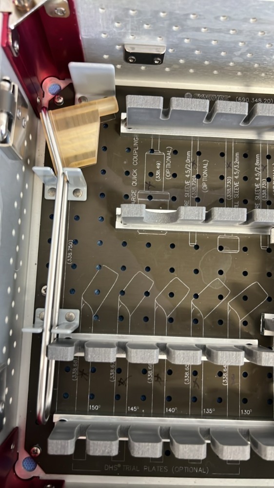 SYNTHES DHS/DCS ONE-STEP BASIC SET LOCATED AT 2100 DORCHESTER AVE ...