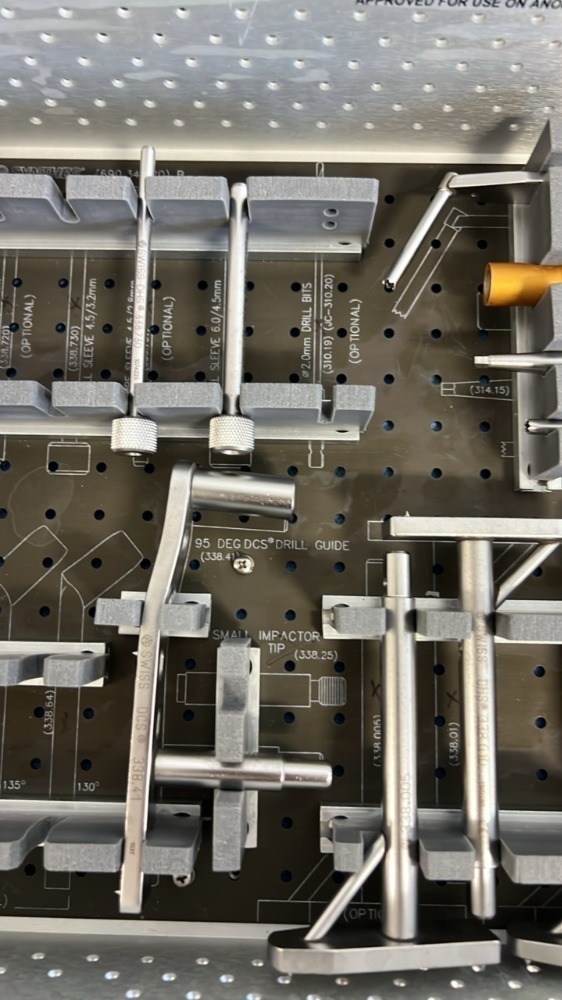 SYNTHES DHS/DCS ONE-STEP BASIC SET LOCATED AT 2100 DORCHESTER AVE ...