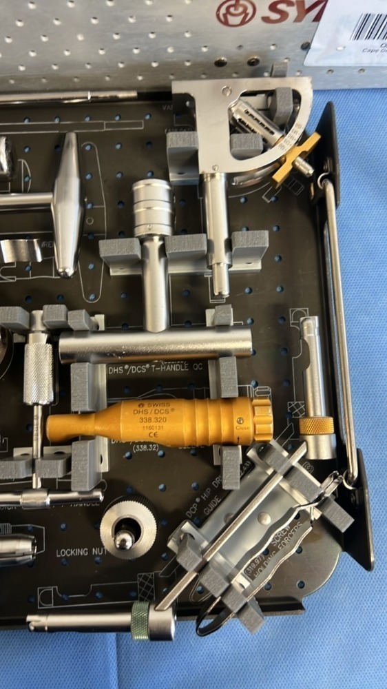 SYNTHES DHS/DCS ONE-STEP BASIC SET LOCATED AT 2100 DORCHESTER AVE ...