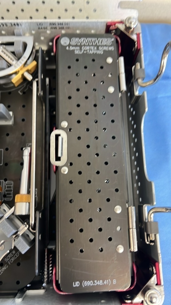 SYNTHES DHS/DCS ONE-STEP BASIC SET LOCATED AT 2100 DORCHESTER AVE ...