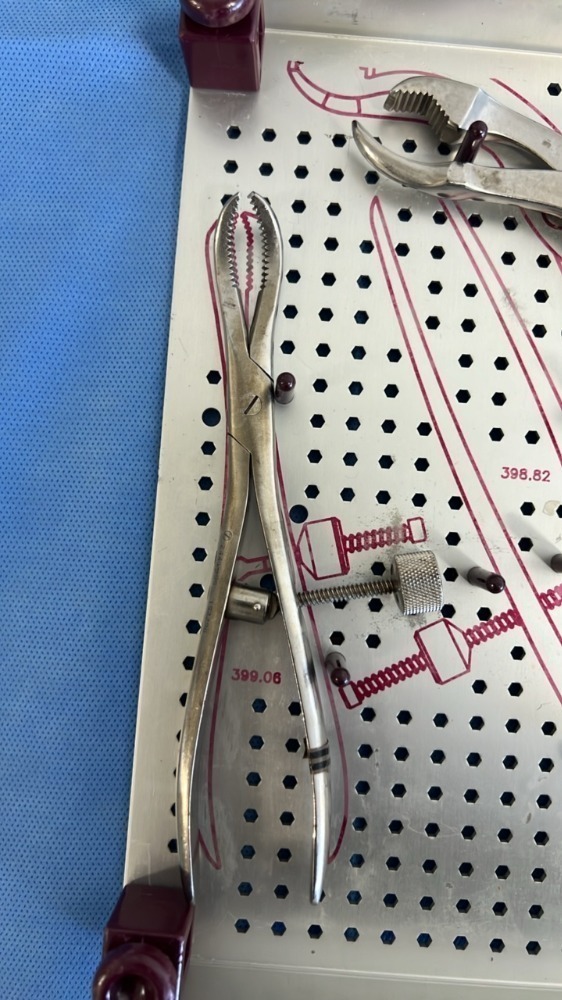 SYNTHES BONE FORCEPS LOCATED AT 2100 DORCHESTER AVE. DORCHESTER, MA 02124