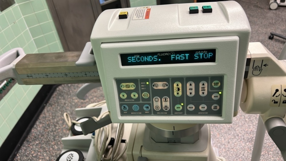 GENERAL ELECTRIC OEC 9900 ELITE C-ARM SYSTEM WITH 9 INCH II SUPER C TO ...