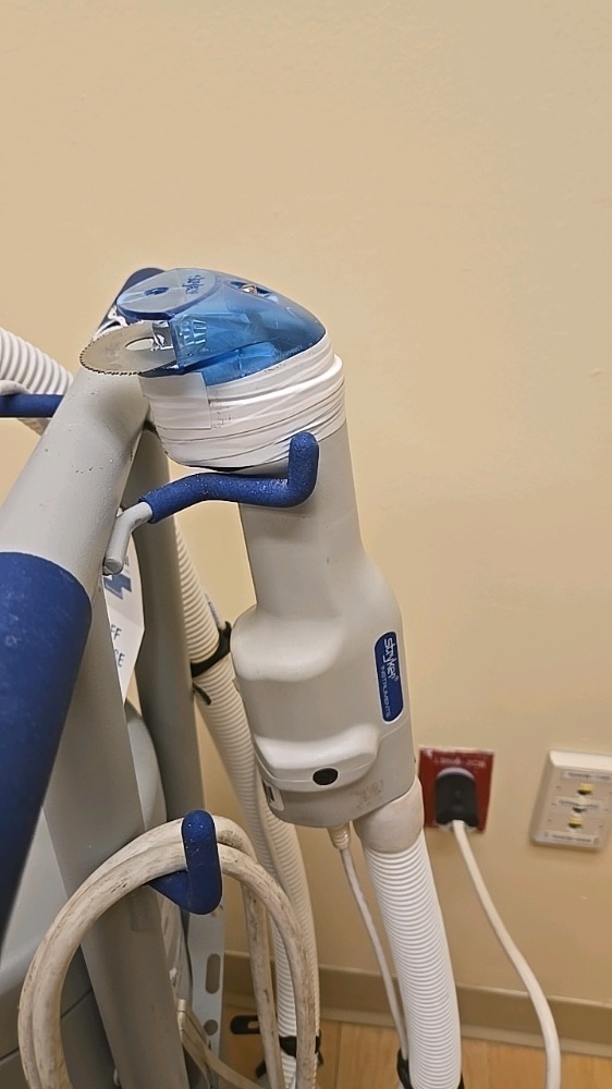 STRYKER CASTVAC CAST VACUUM WITH CAST SAW LOCATED AT 2100 DORCHESTER ...