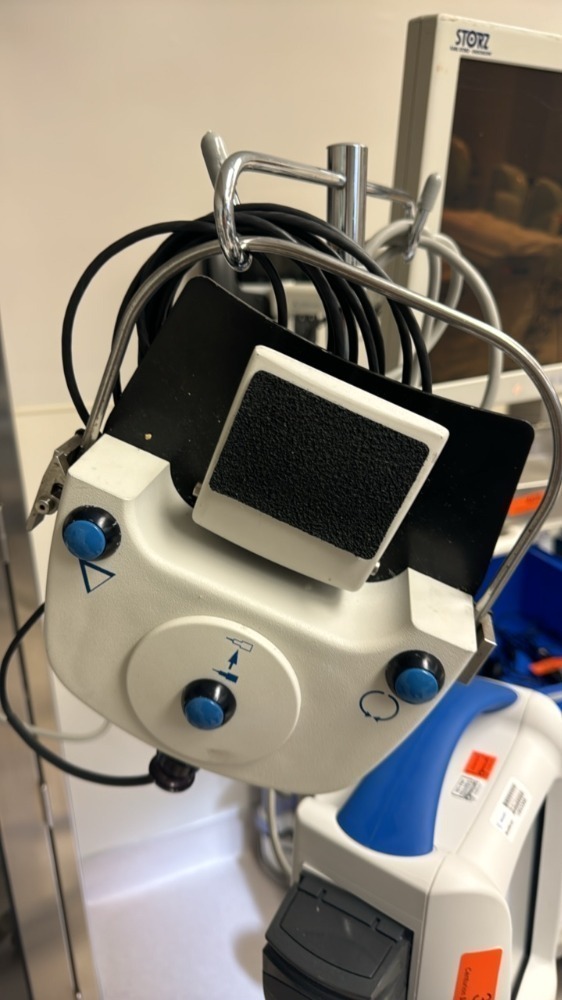 MEDTRONIC IPC INTEGRATED POWER CONSOLE WITH FOOT PEDAL