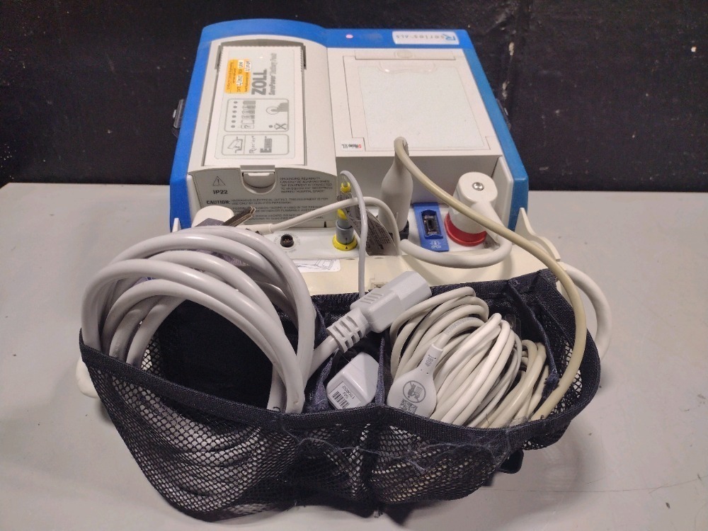 ZOLL R-SERIES ALS DEFIB WITH PACING, 12 LEAD ECG, SPO2, CO2, ANALYZE
