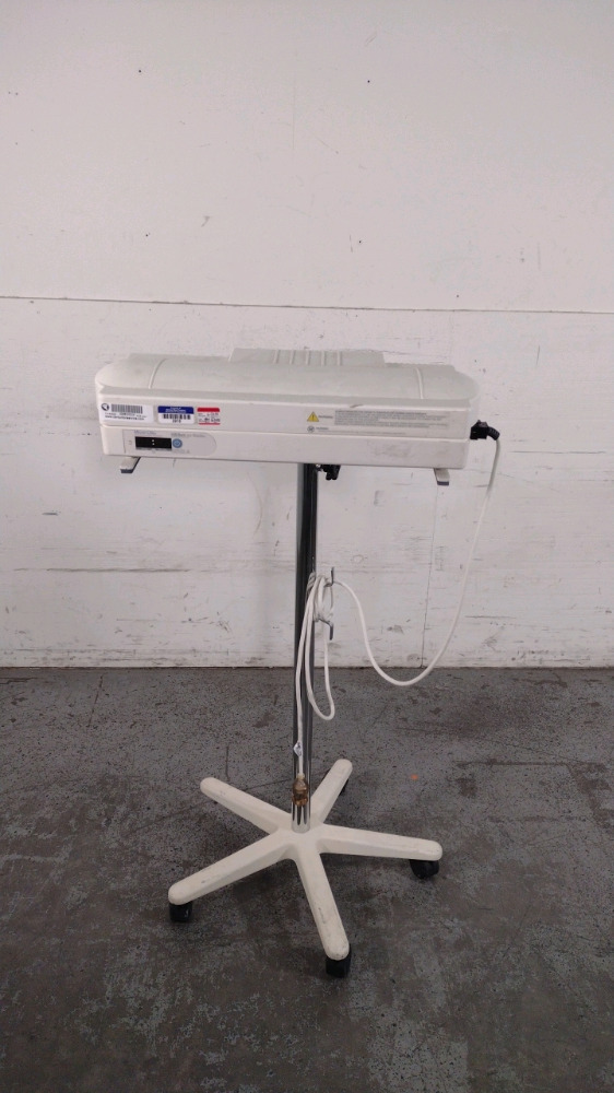 HILL-ROM AIR-SHIELDS MICRO-LITE PHOTOTHERAPY SYSTEM ON ROLLING STAND