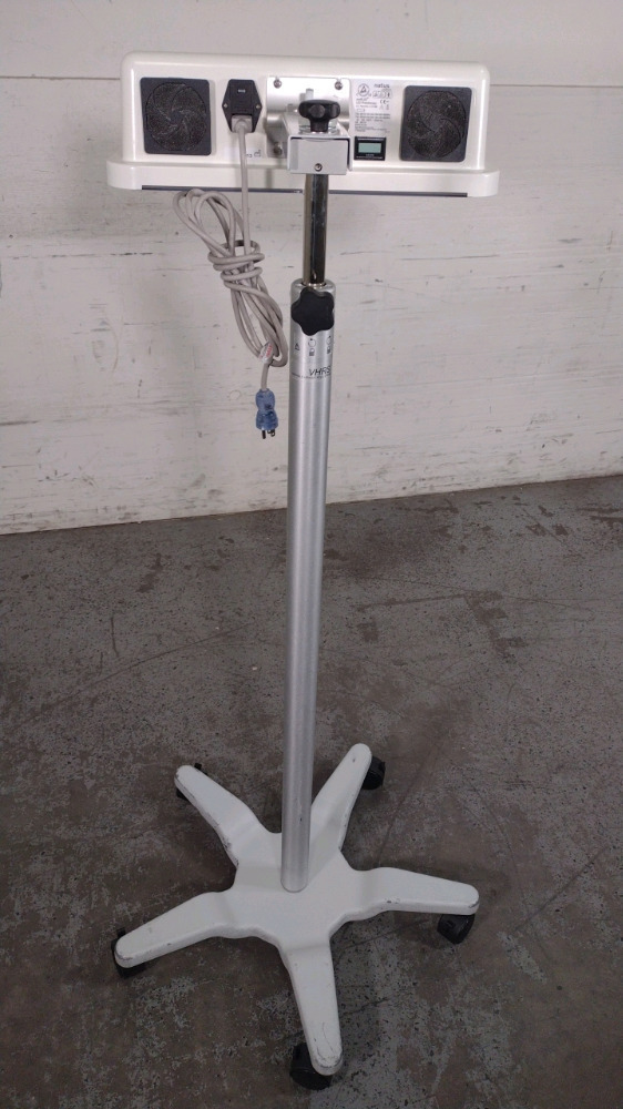 NATUS NEOBLUE LED PHOTOTHERAPY SYSTEM ON ROLLING STAND