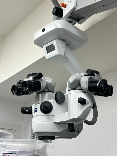 Zeiss Lumera 700 C Surgical Microscope