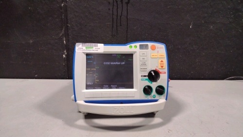ZOLL R-SERIES ALS DEFIB WITH PACING, 12 LEAD ECG, CO2, SPO2, ANALYZE