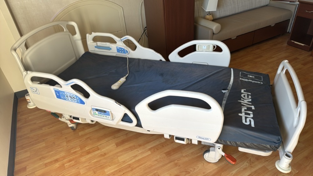 HILL-ROM ADVANTA 2 HOSPITAL BED, PL LOCATED AT: 1 MEDICAL CENTER BLVD ...