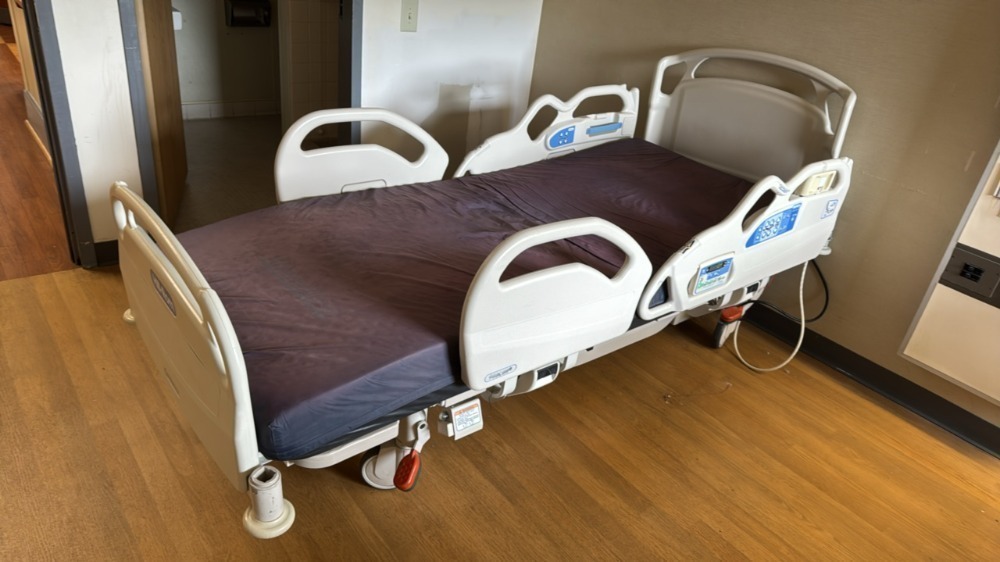 HILL-ROM ADVANTA 2 HOSPITAL BED, PL LOCATED AT: 1 MEDICAL CENTER BLVD ...
