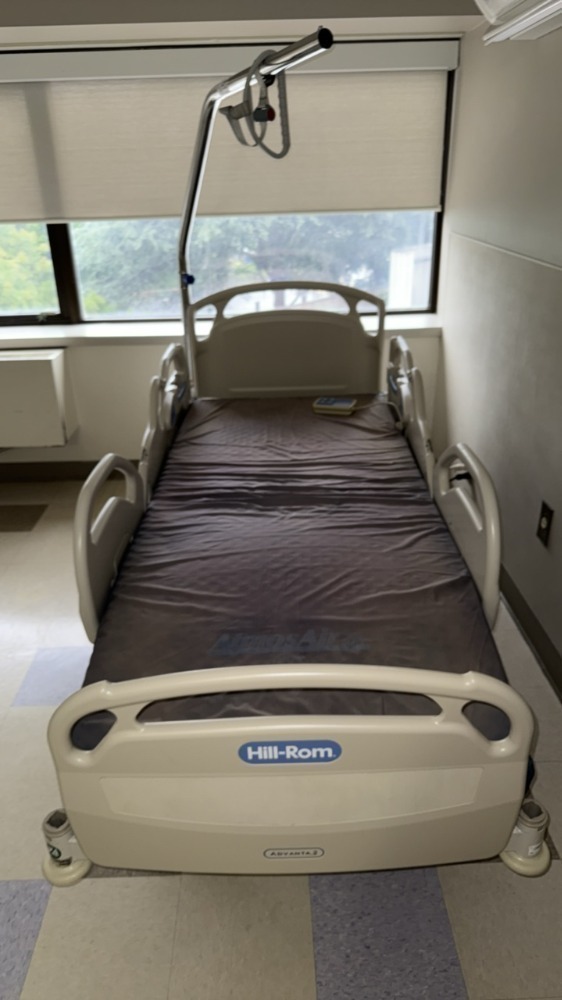 HILL-ROM ADVANTA 2 HOSPITAL BED, PL W/ P1177A PATIENT HELPER POLE ...