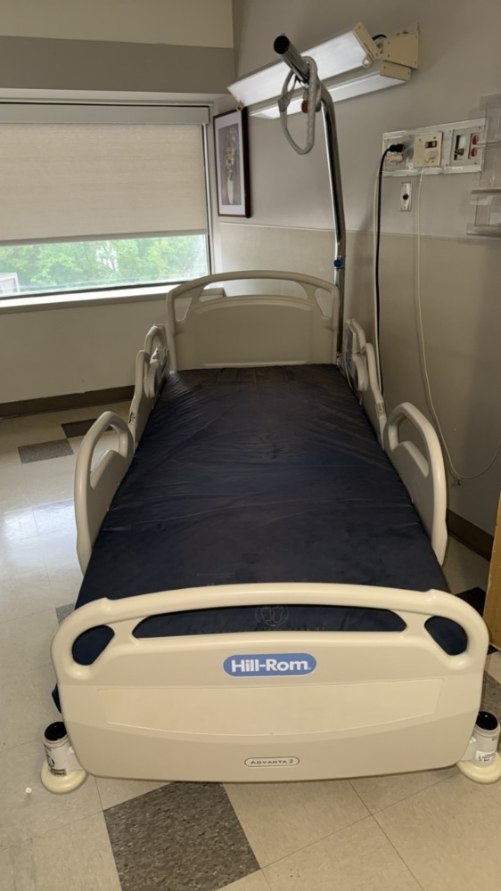 HILL-ROM ADVANTA 2 HOSPITAL BED, PL W/ P1177A PATIENT HELPER POLE ...