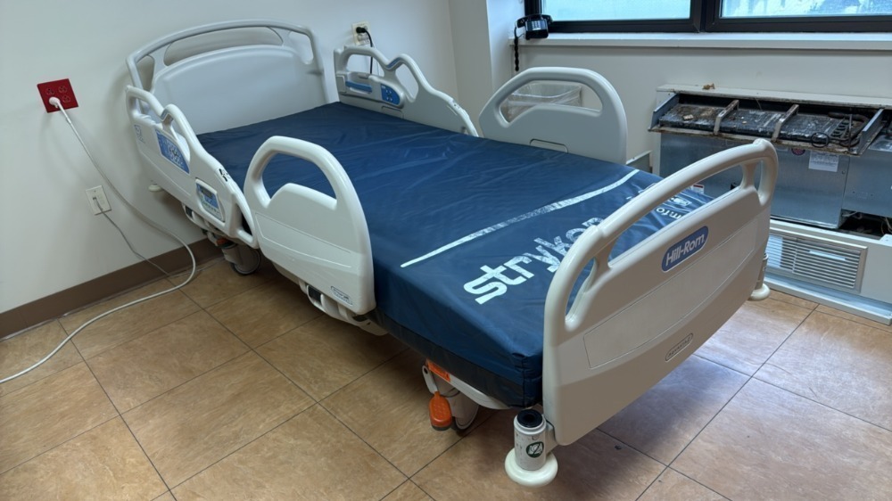 HILL-ROM ADVANTA 2 HOSPITAL BED, PL LOCATED AT: 175 E CHESTER PIKE ...