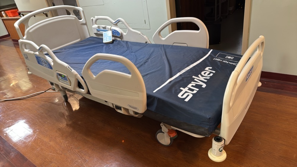 HILL-ROM ADVANTA 2 HOSPITAL BED, PL LOCATED AT: 175 E CHESTER PIKE ...