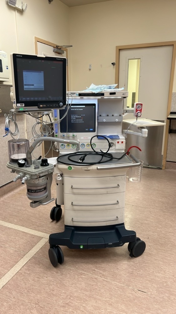 MINDRAY A5 ANESTHESIA MACHINE W/ MINDRAY PASSPORT 17M PATIENT MONITOR AND (2.12.00 SOFTWARE VERSION)