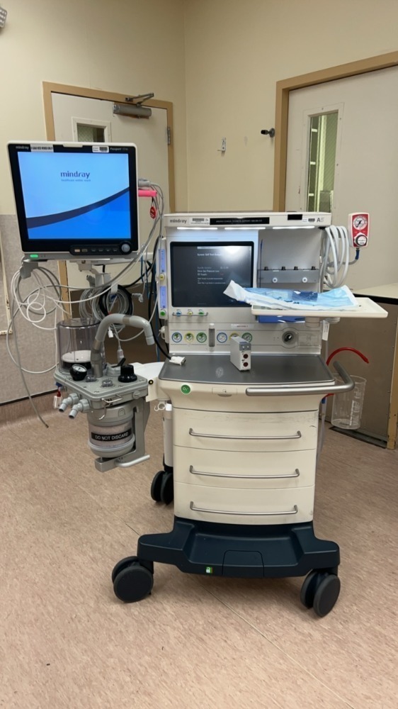 MINDRAY A5 ANESTHESIA MACHINE W/ MINDRAY PASSPORT 17M PATIENT MONITOR AND (2.12.00 SOFTWARE VERSION)