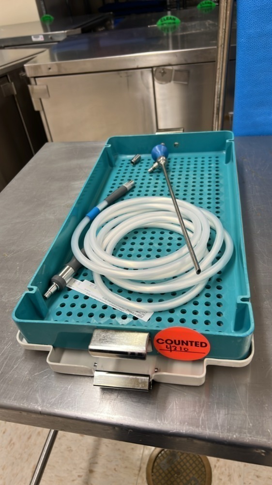 STRYKER 30 DEGREE 5MM RIGID SCOPE WITH FIBER OPTIC LIGHT CABLE