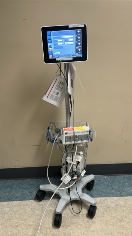 EDWARDS LIFE SCIENCES UTC-W10BO PATIENT MONITOR W/ EV1000 DATA BOX ...