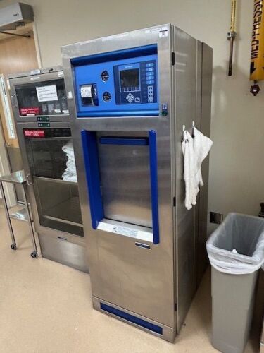 Getinge AutoClave 433HC vacuum steam sterilizer