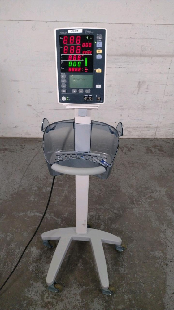 MINDRAY DATASCOPE ACCUTORR V PATIENT MONITOR ON ROLLING STAND