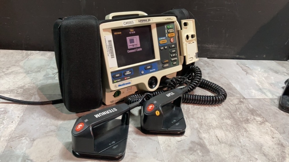 MEDTRONIC/PHYSIO-CONTROL LIFEPAK 20 BIPHASIC DEFIB WITH PACING, 3 LEAD ...