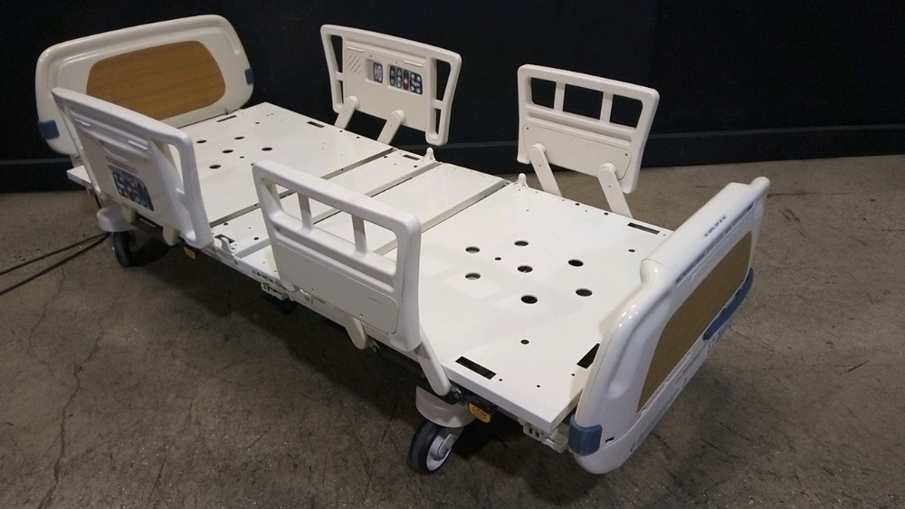 STRYKER 3002 HOSPITAL BED WITH HEAD & FOOTBOARD (CHAPERONE WITH ZONE ...