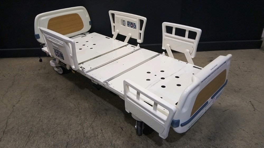STRYKER 3002 HOSPITAL BED WITH HEAD & FOOTBOARD (CHAPERONE WITH ZONE ...