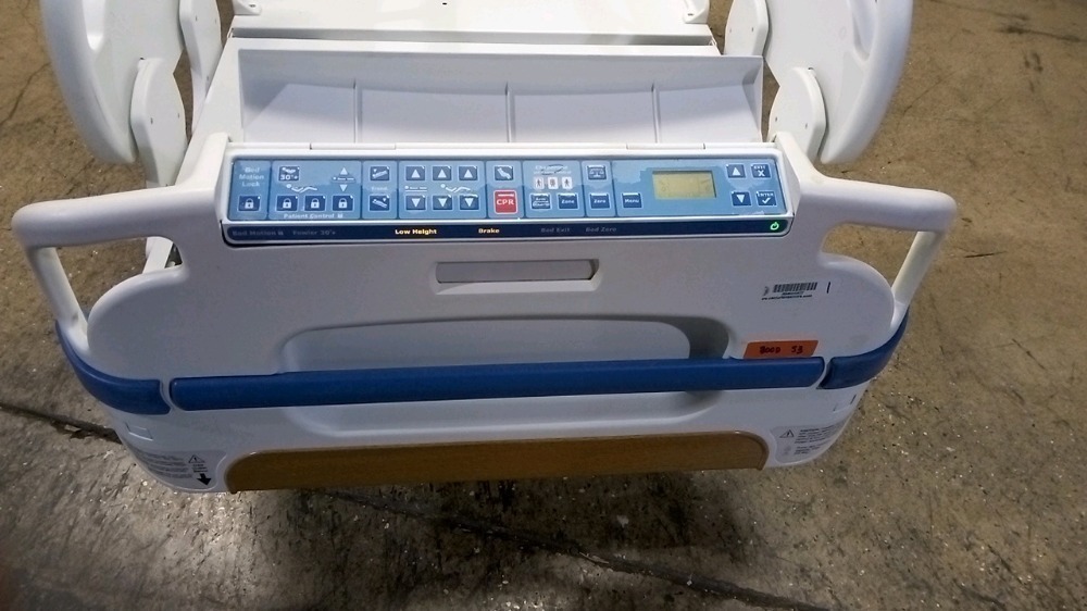 STRYKER 3002 S3 HOSPITAL BED WITH HEAD & FOOTBOARD (CHAPERONE WITH ZONE ...