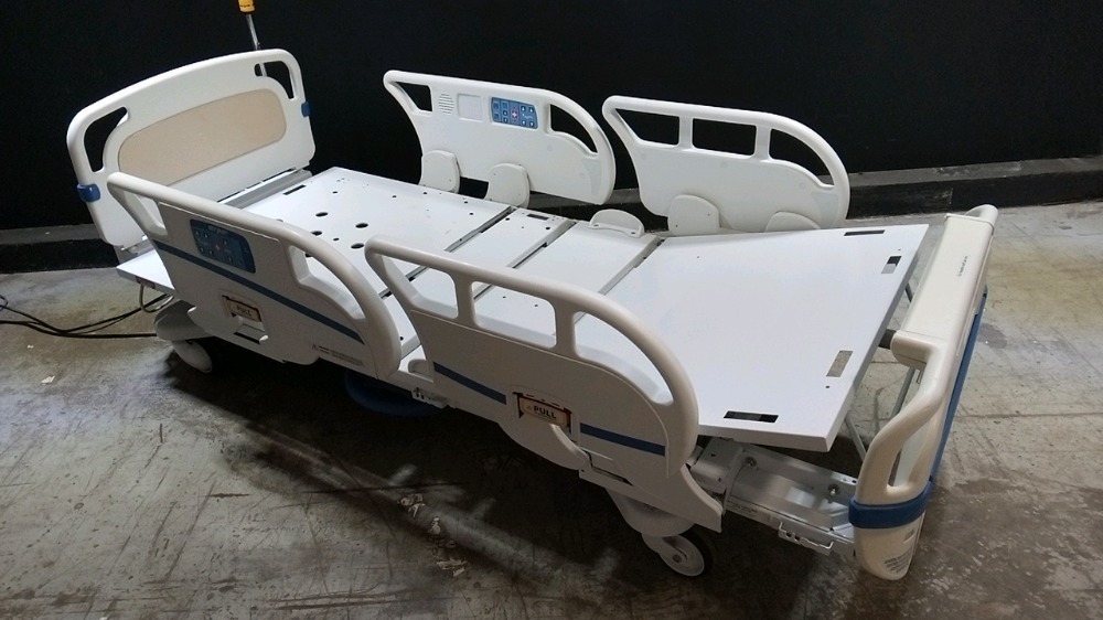 STRYKER 3002 S3 HOSPITAL BED WITH HEAD & FOOTBOARD (CHAPERONE WITH ZONE ...