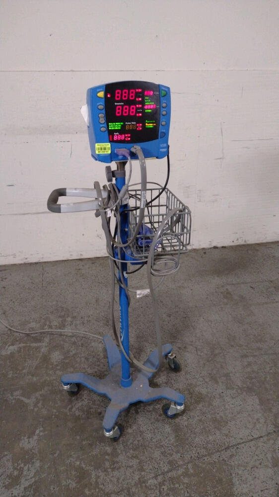 GE DINAMAP V100 CARESCAPE VITAL SIGNS MONITOR WITH CABLES (SPO2, BP) ON ...